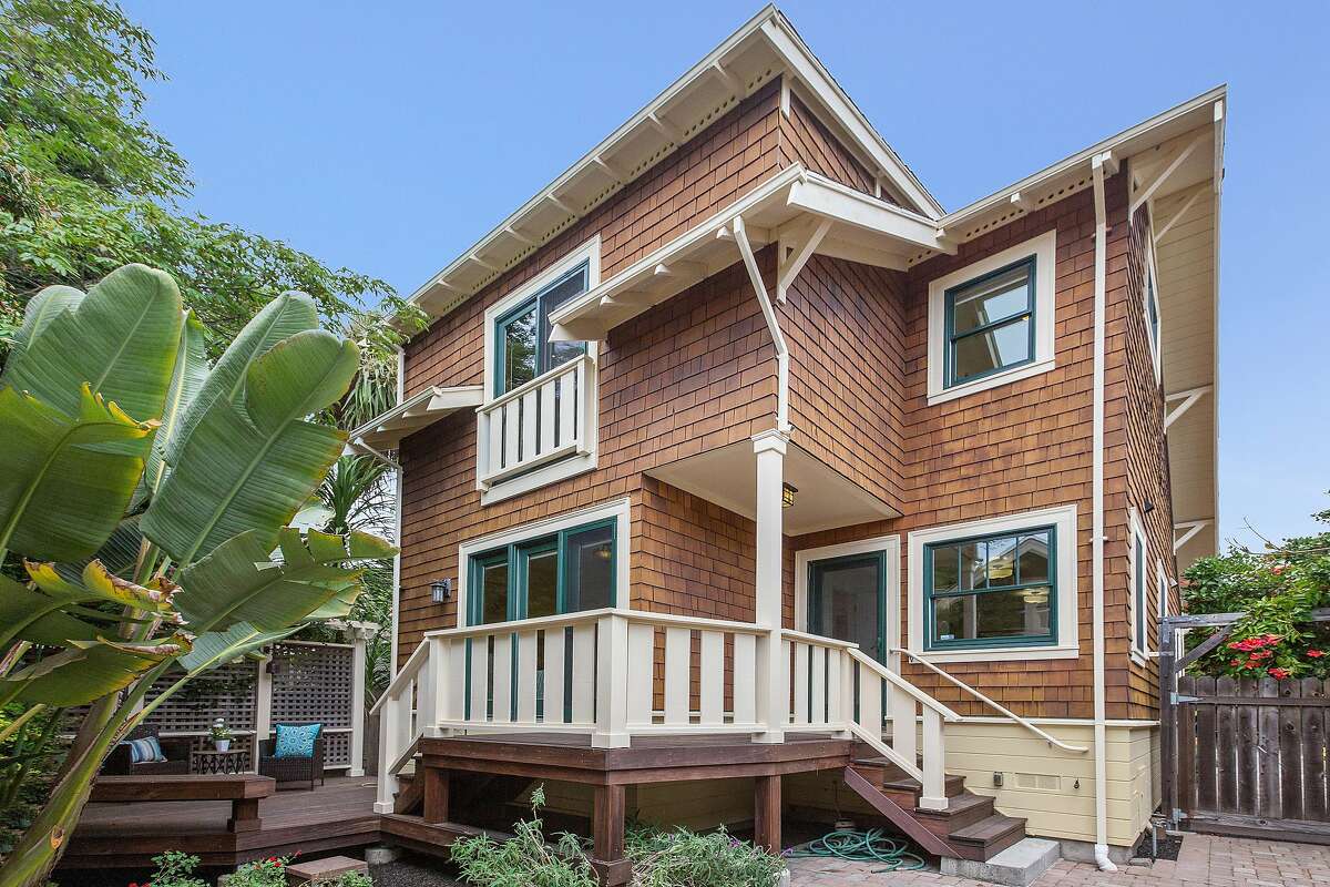 Walk-through: Welcoming comforts in shingled Craftsman cottage in Berkeley