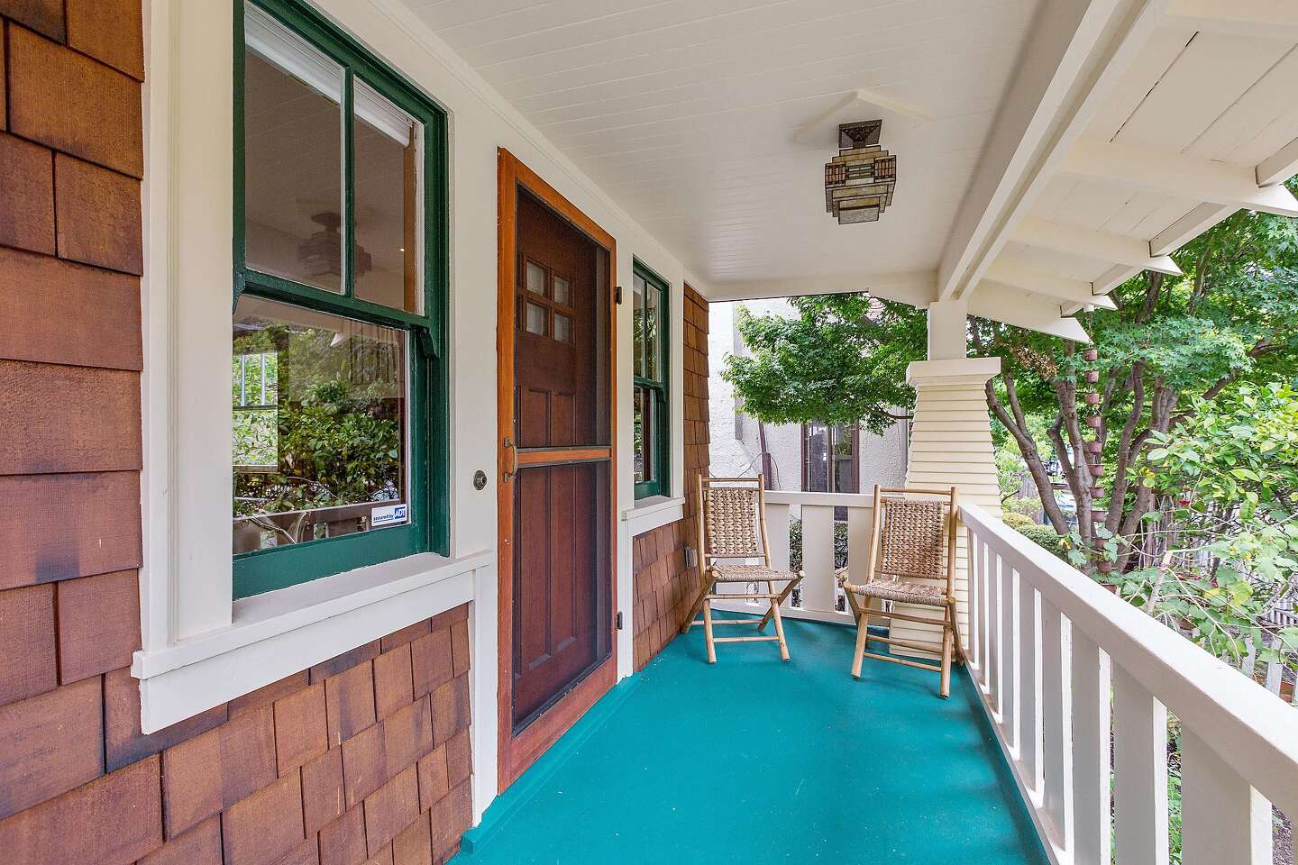 Walk-through: Welcoming comforts in shingled Craftsman cottage in Berkeley