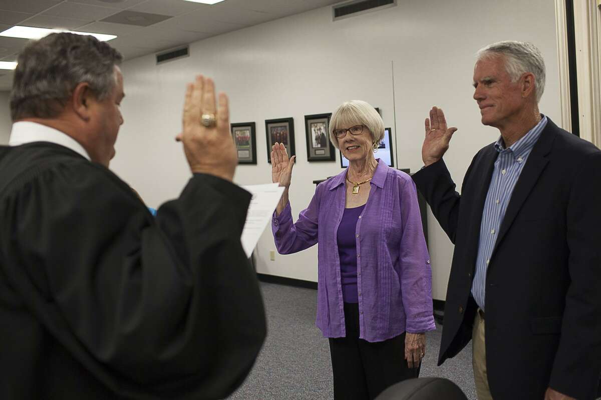 Wharton County Junior College board of trustees members sworn in