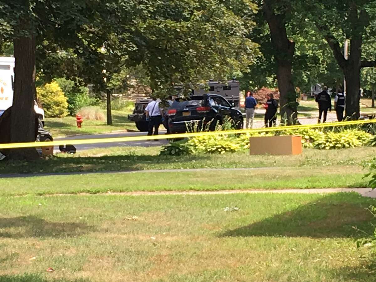 2 children, mother shot in Schenectady; man in custody