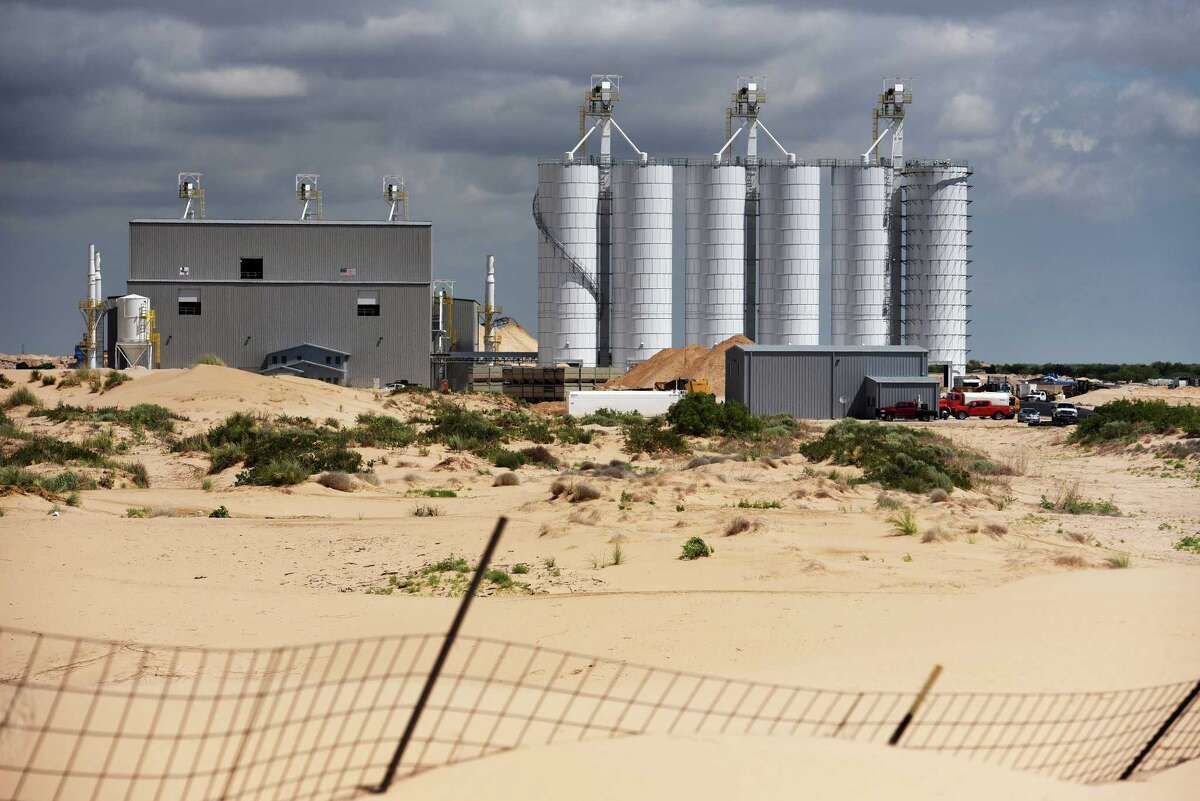 Worthless just two years ago, West Texas sand now brings in billions