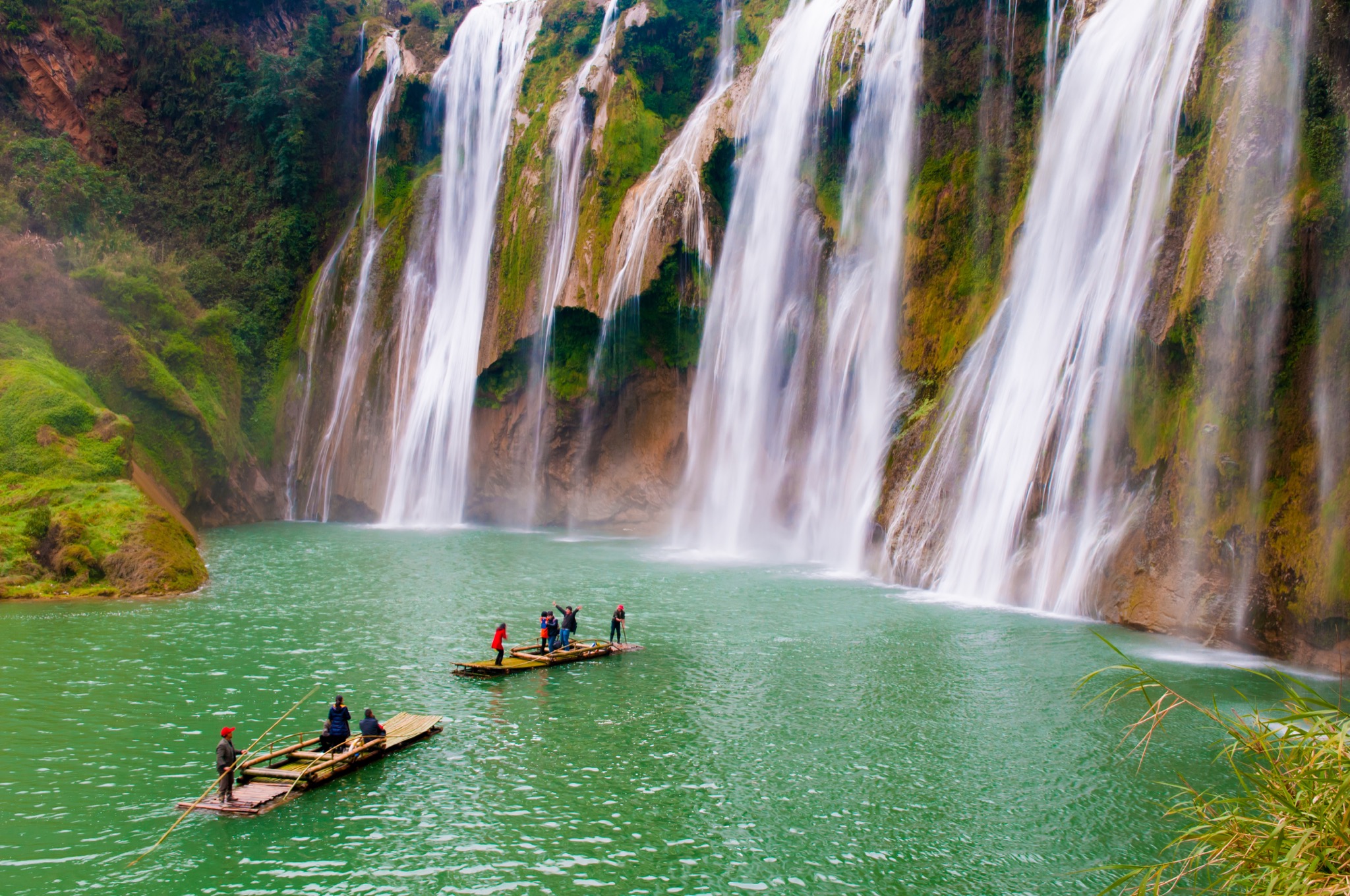 Watch 2 guys rappel down a 350-foot waterfall without snorkels