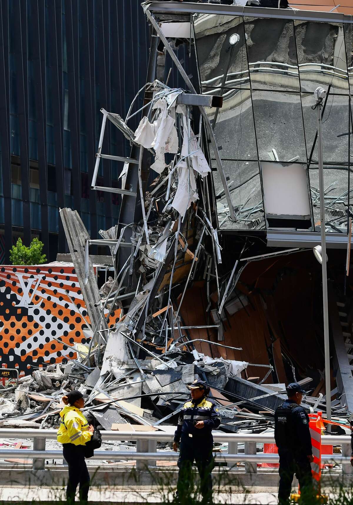Controversial shopping mall partly collapses in Mexico City