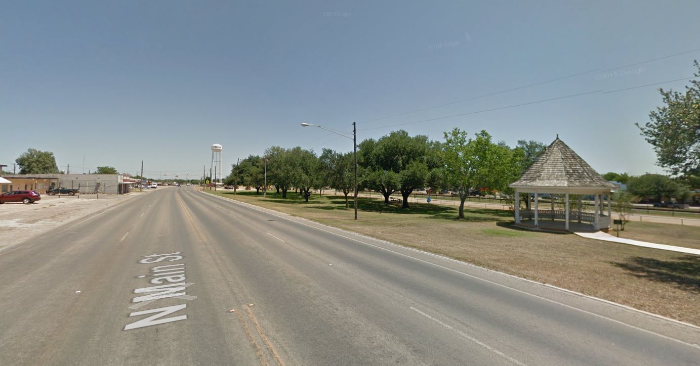 Shotgun-wielding man killed by police officer in downtown Dilley ...