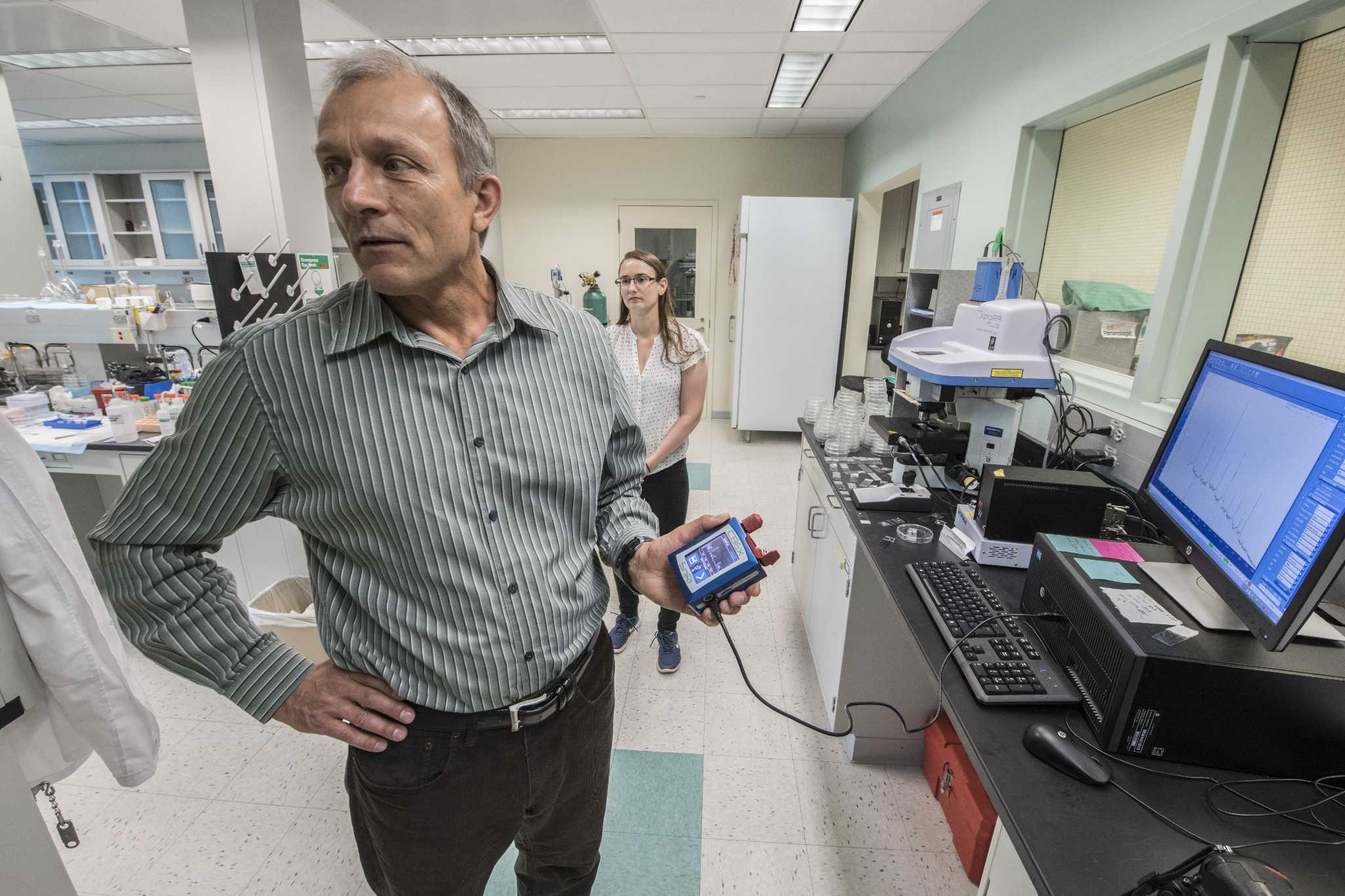 UAlbany professor can glean age, race of murder suspect from blood stain