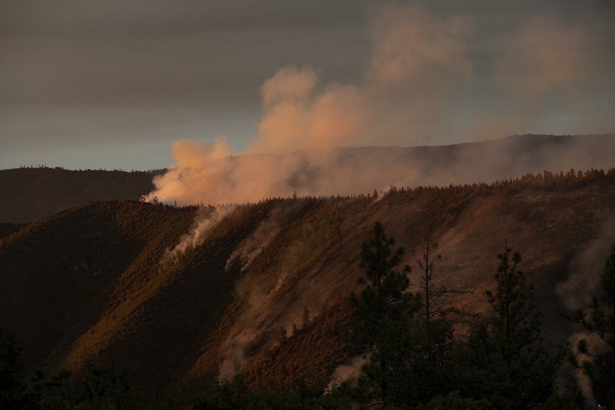 Ferguson Fire spreads to 12,500 acres, thunderstorms could fuel blaze