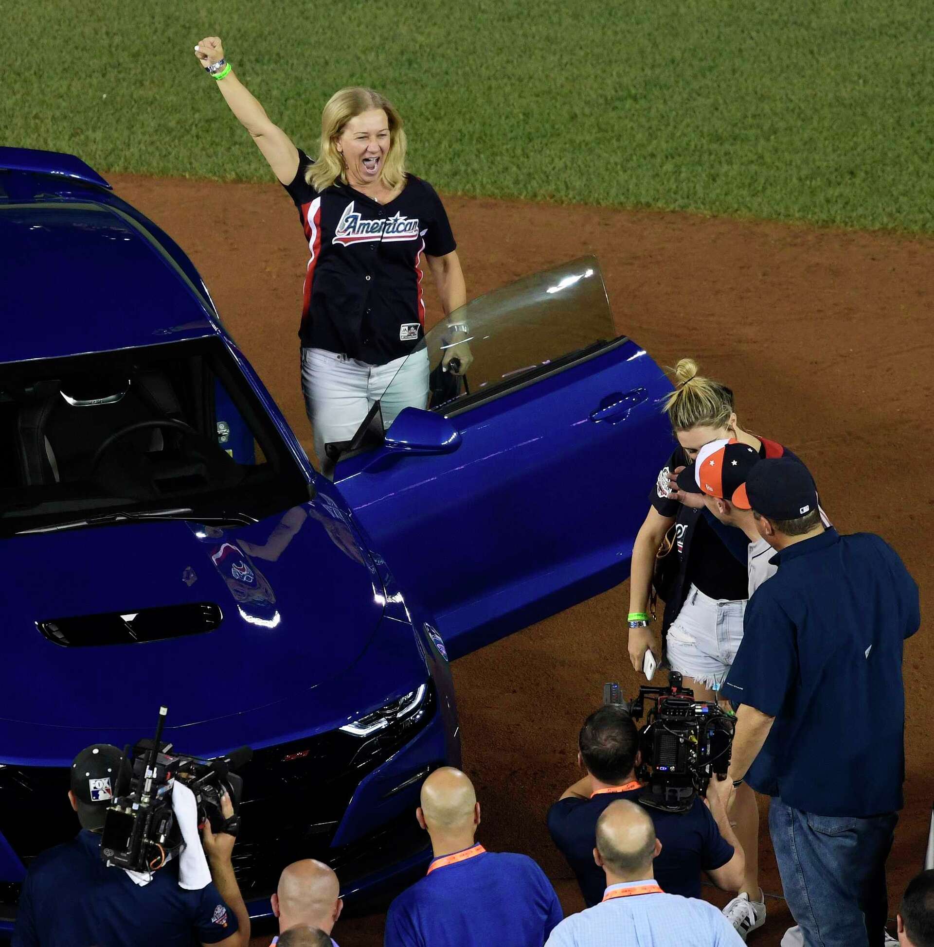Astros' Alex Bregman gives All-Star Game MVP car to his mom
