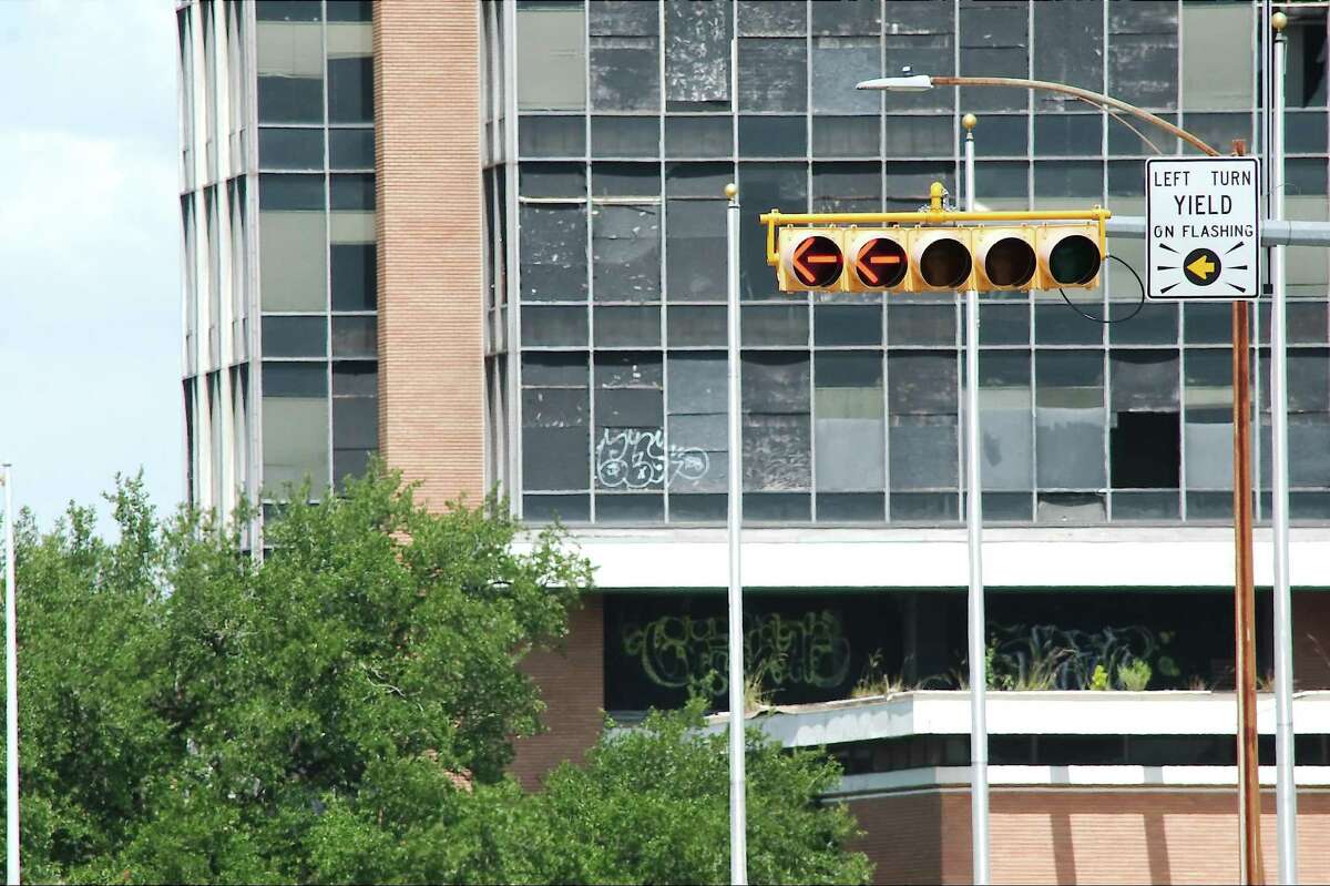 Pasadena sues building owners for more than $65,000 in fines