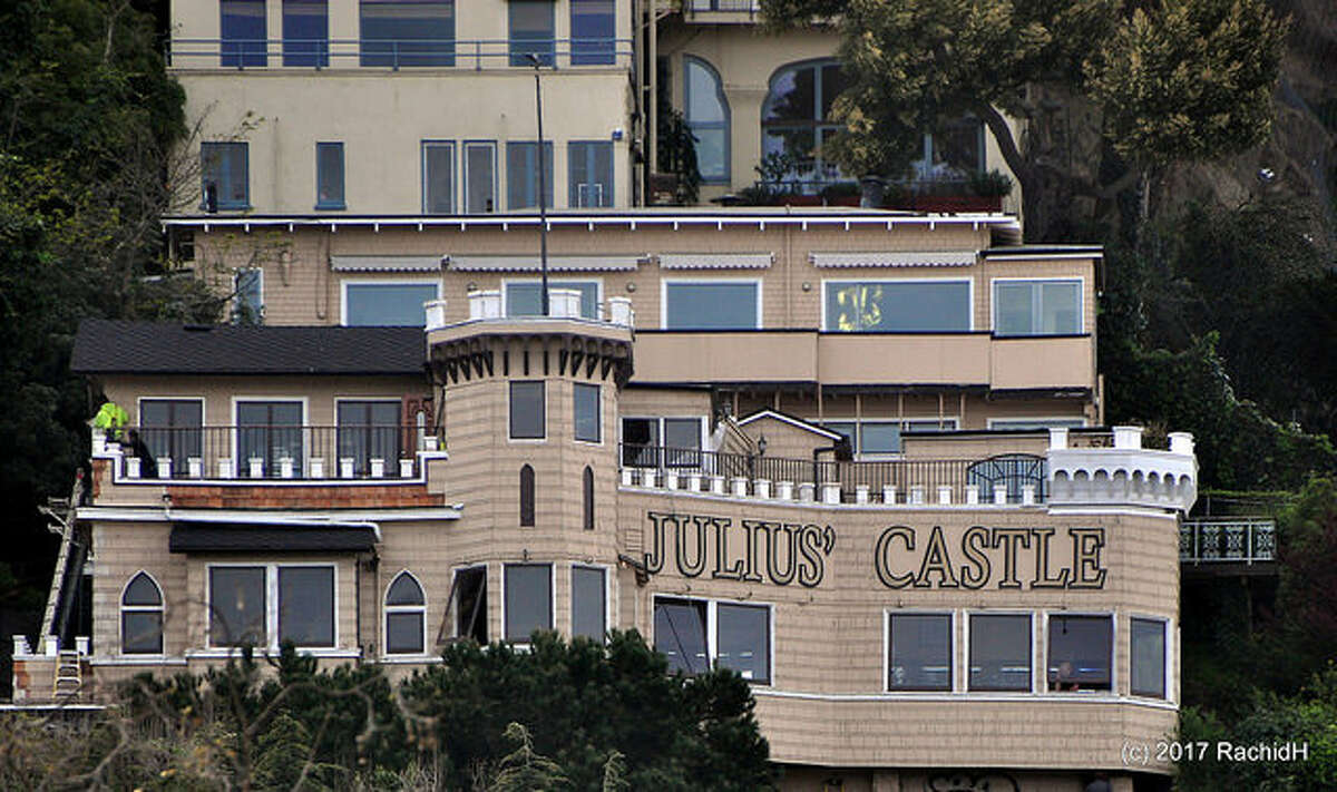 Here's what Julius' Castle looks like 12 years after its closure — and ...