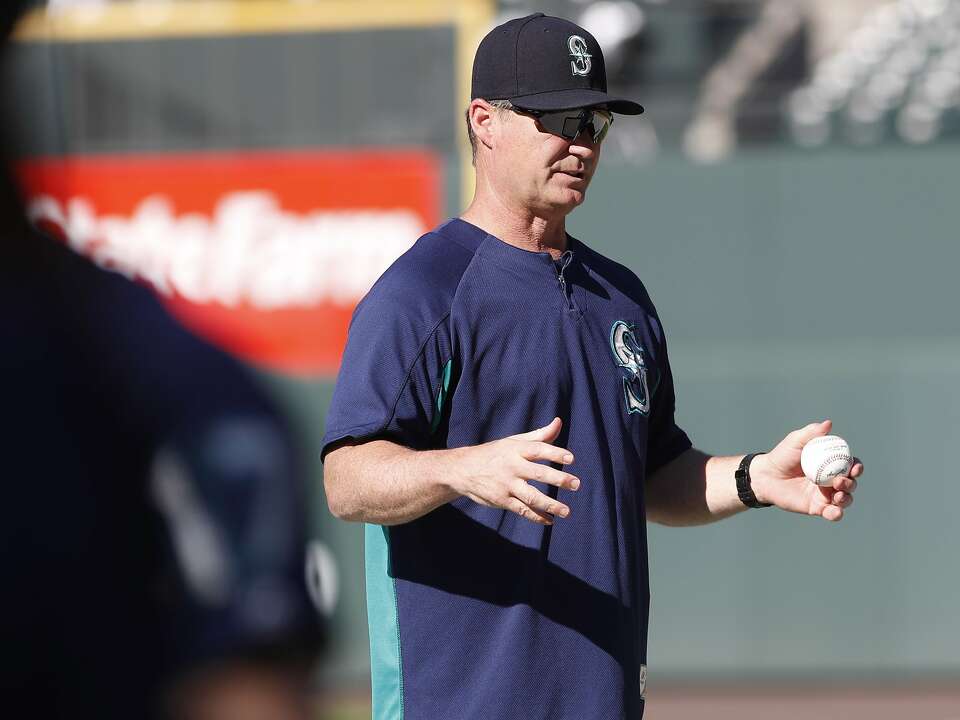 Seattle Mariners manager Scott Servais gets new haircut -- thanks to ...