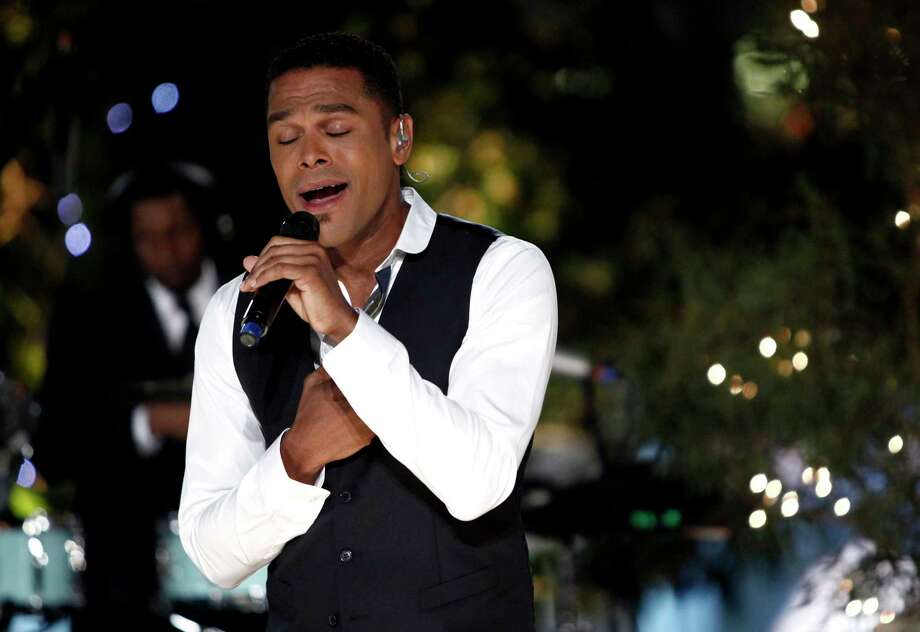 R&B singer Maxwell sets Sugar Land date - Houston Chronicle