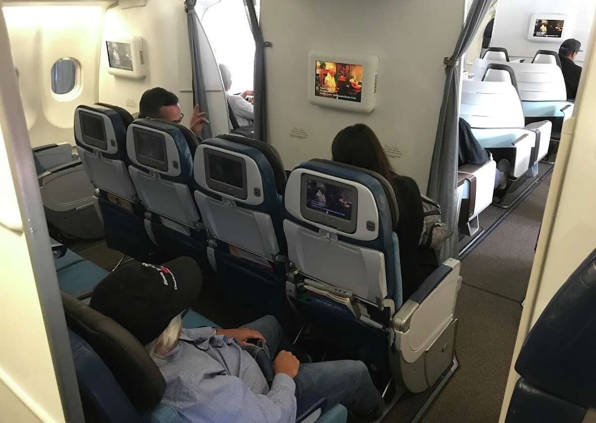 Review: Hawaiian Airlines' Airbus A330 to Honolulu from SFO