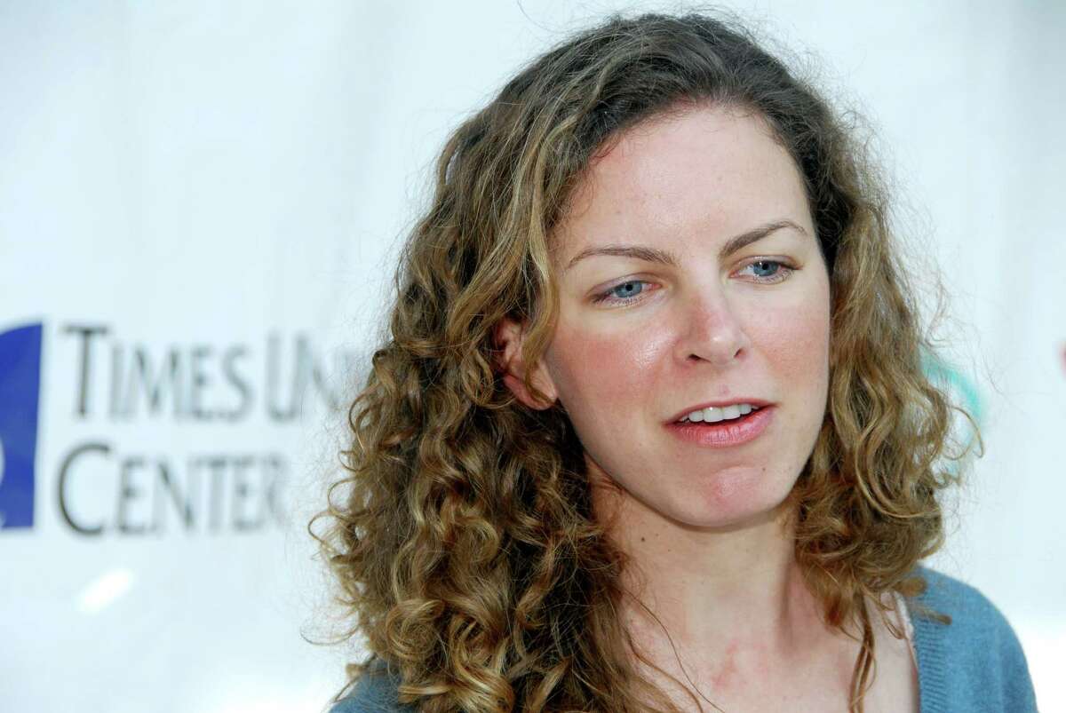 Seagram S Heiresses Both Nxivm Backers In Very Different Positions