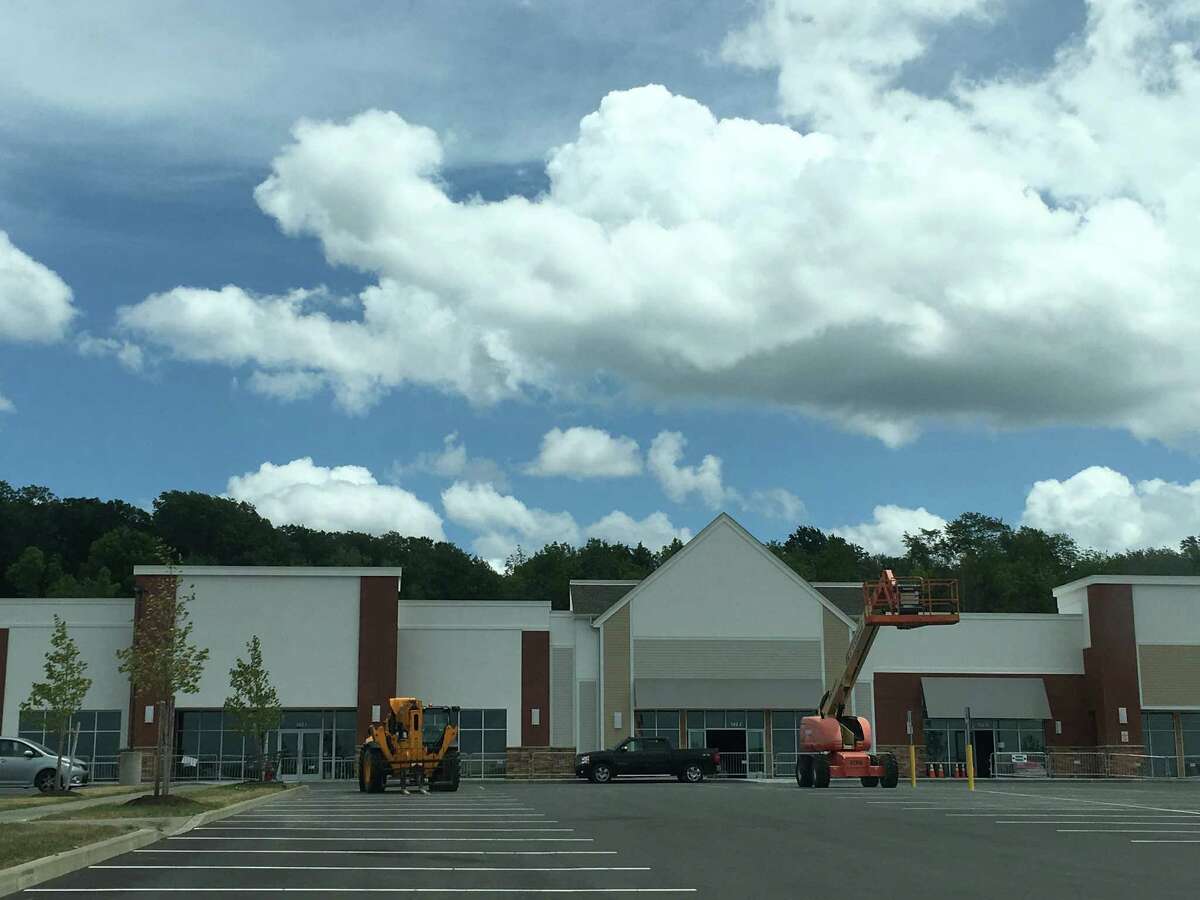 TJ Maxx moving from Hudson Valley Plaza to Van Rensselaer Square