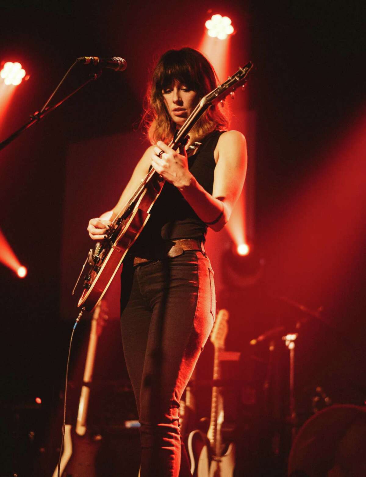 Houston's Lera Lynn connects to country traditions with new duets album