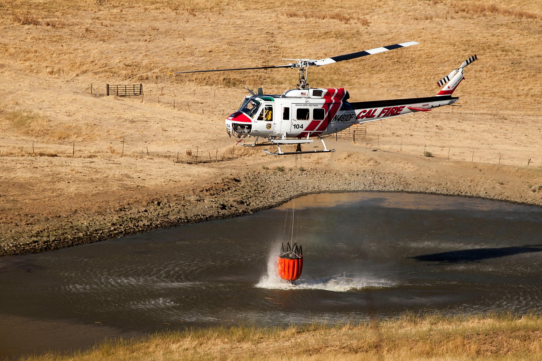Marsh Fire: Firefighters gain ground, 100 homes still at risk - SFGate