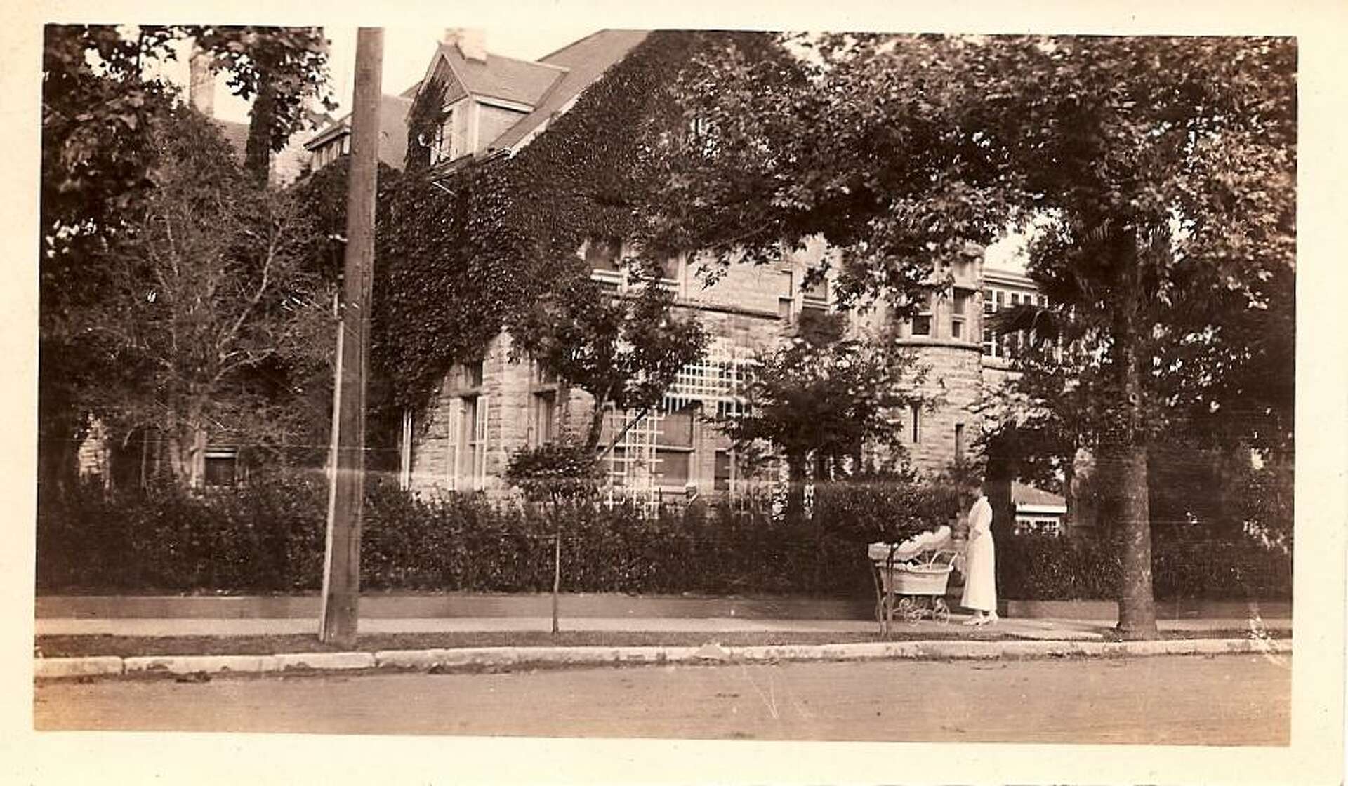 San Antonio’s historic downtown Maverick Carter House a Victorian time ...