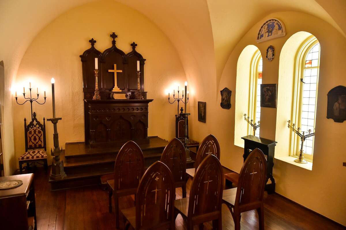 San Antonio’s historic downtown Maverick Carter House a Victorian time ...