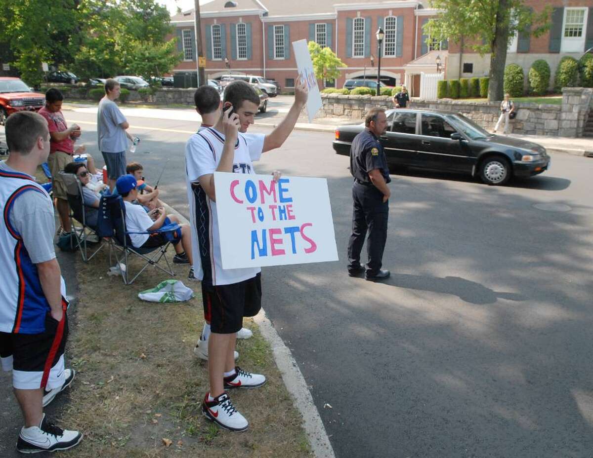 LeBronmania hits Greenwich