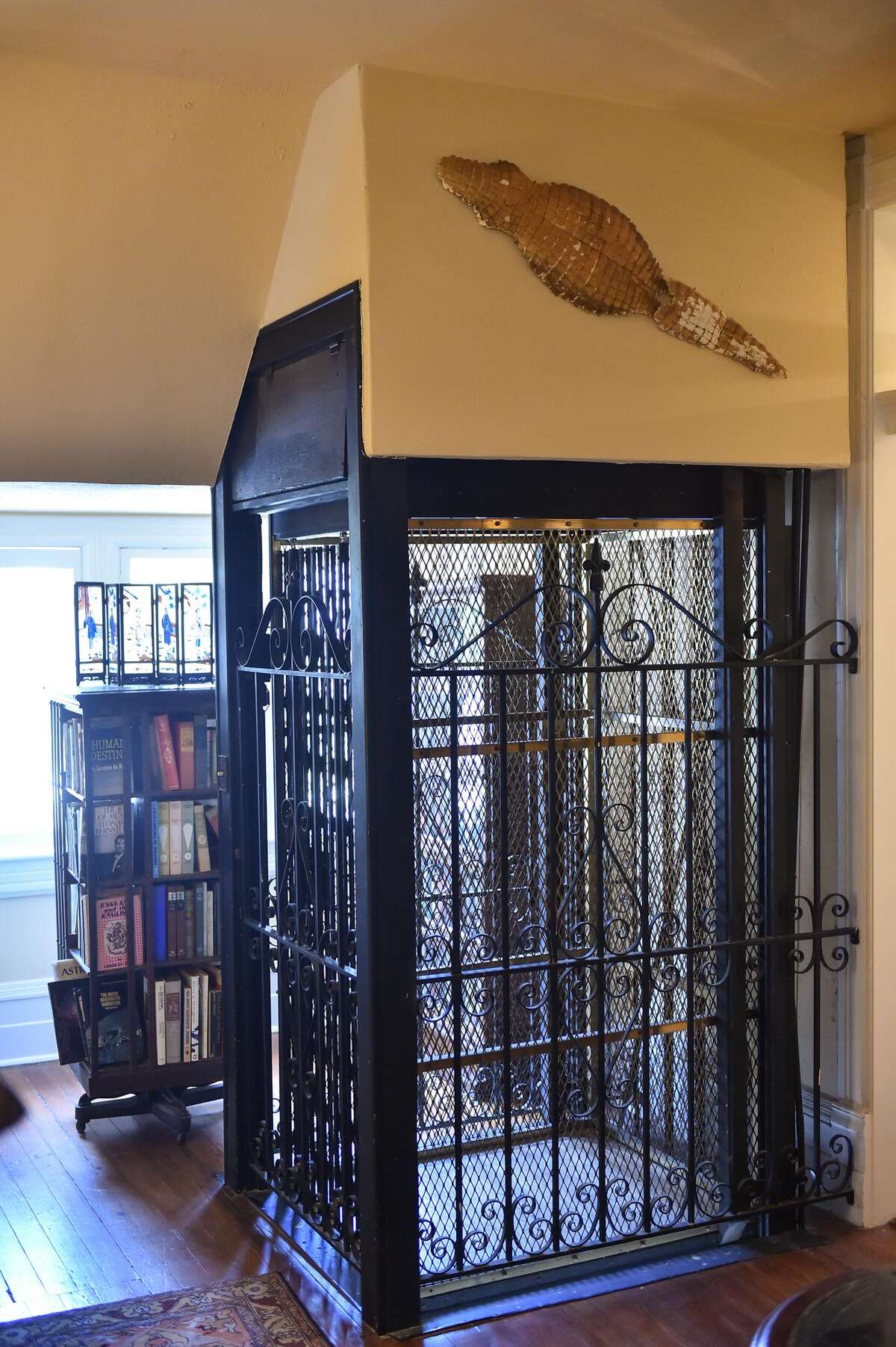 San Antonio’s historic downtown Maverick Carter House a Victorian time ...