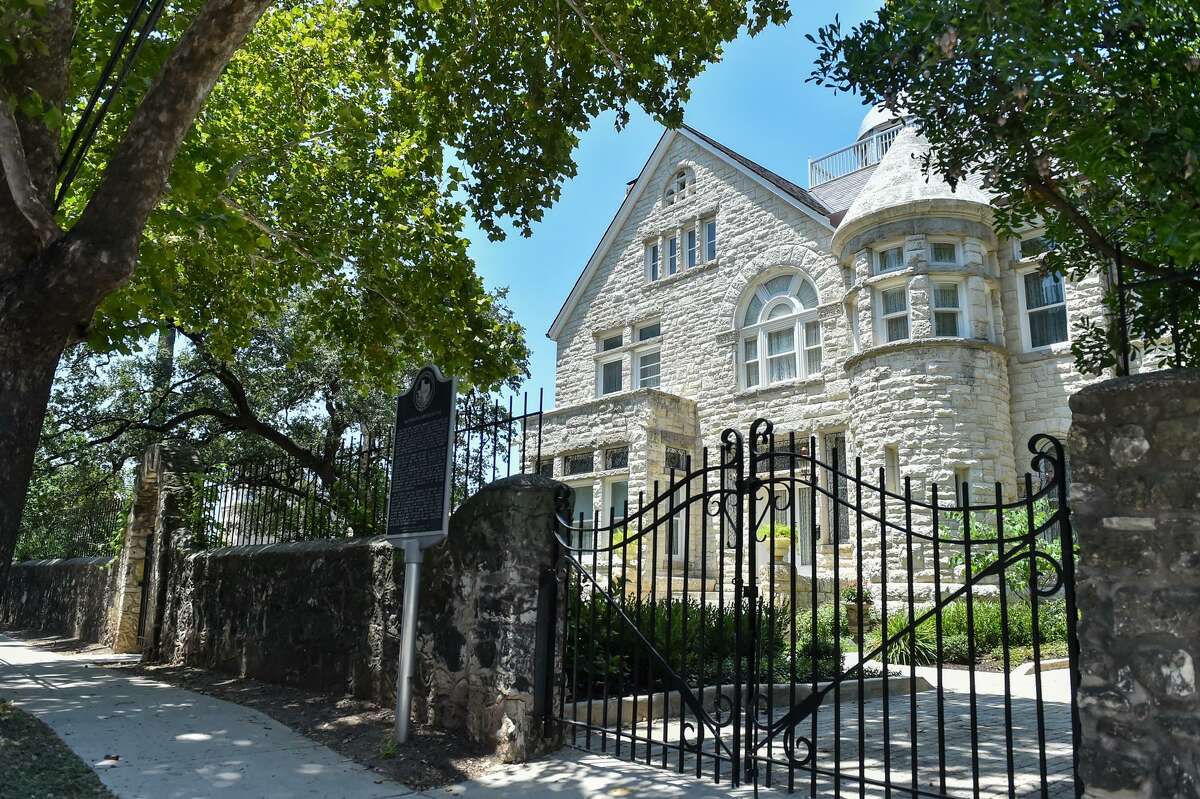 San Antonio’s historic downtown Maverick Carter House a Victorian time ...