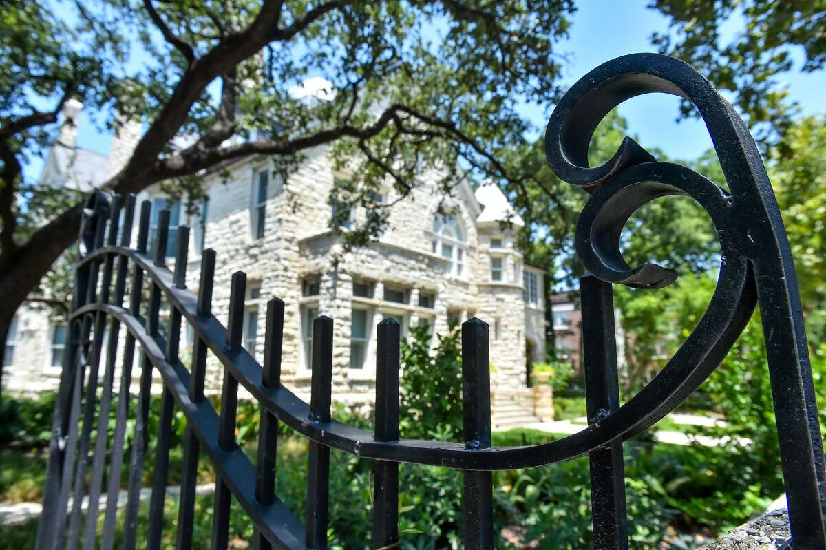 San Antonio’s historic downtown Maverick Carter House a Victorian time ...