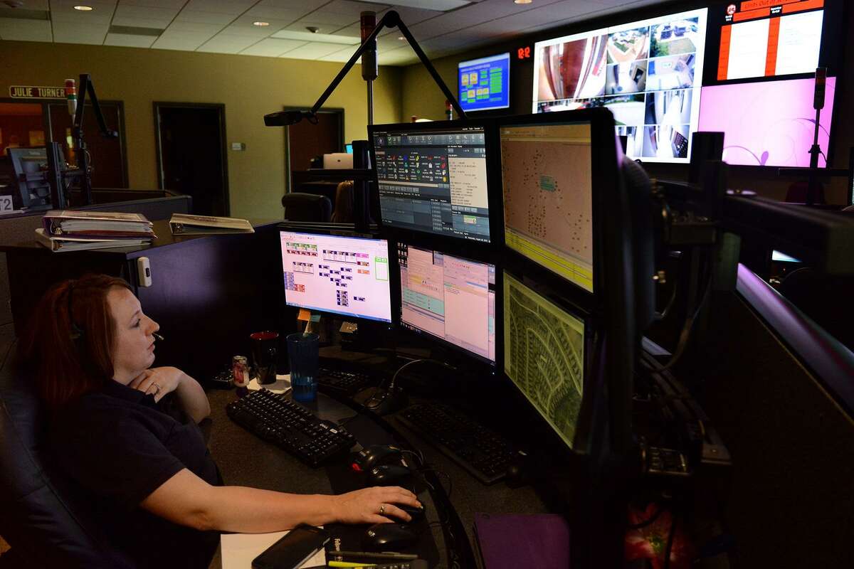 Woodlands Fire Department gets OK to hire back-up dispatchers