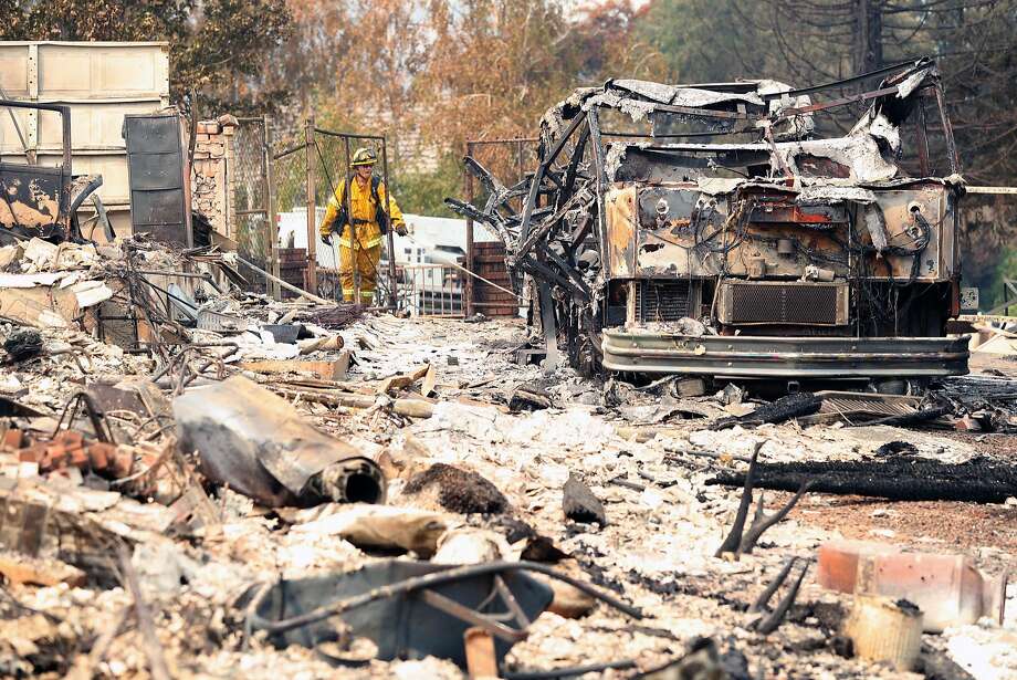 Firefighter killed as out-of-control Carr Fire rips into Redding ...