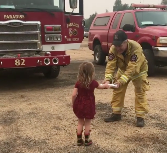 2-year-old hands out sandwiches to Carr Fire firefighters in adorable video