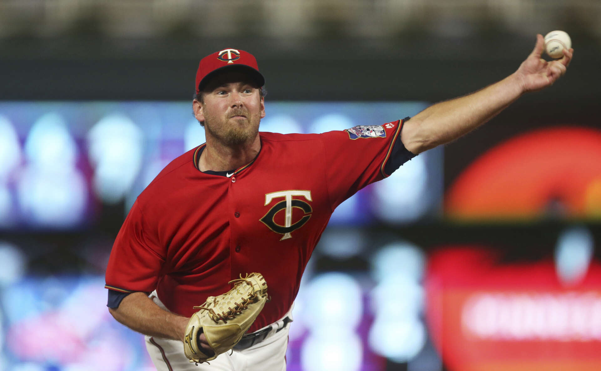 Seattle Mariners add Zach Duke, Adam Warren to bullpen
