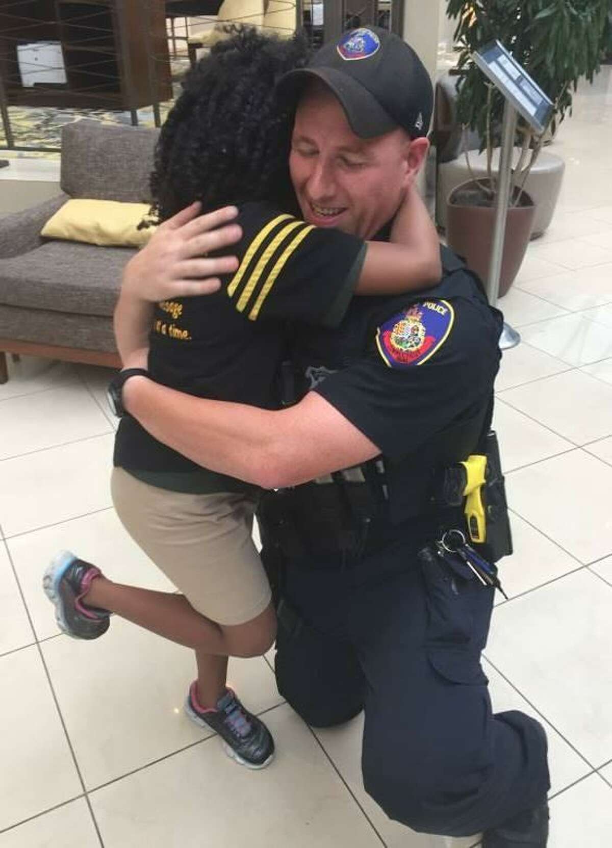 Louisiana girl stops in Stamford in nationwide quest to hug police officers