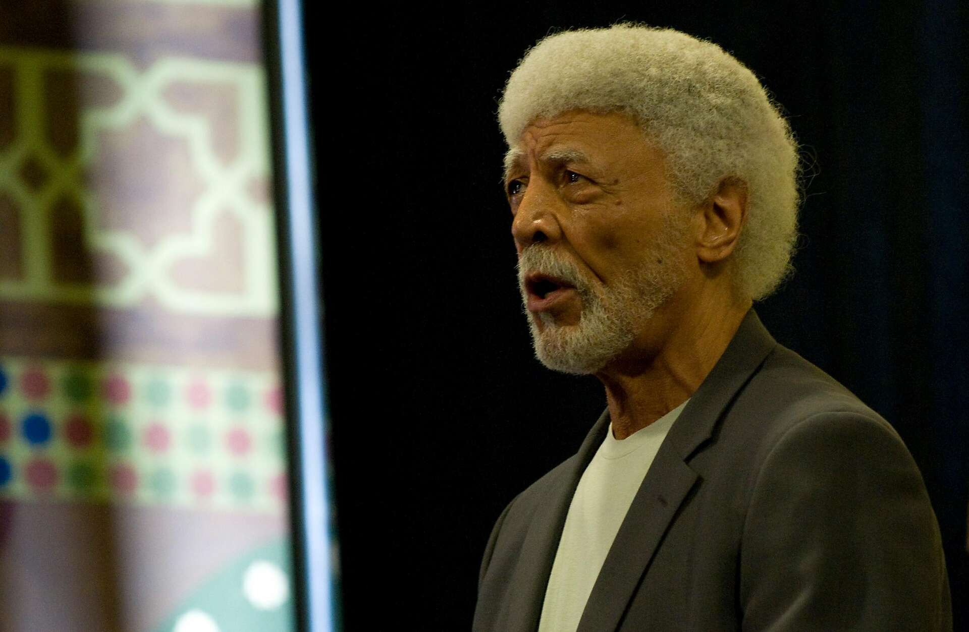 Emmit Powell, Bay Area gospel music mainstay and restaurateur, dies