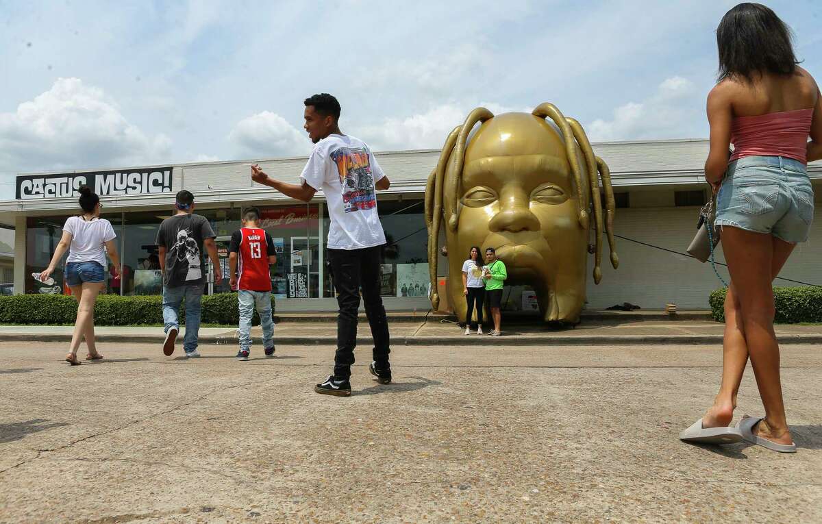 Video: Travis Scott surprises Houston fans with circus-themed ...