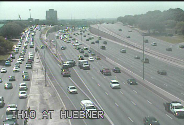 I-10 open again after wreck on Northwest Side snarls traffic