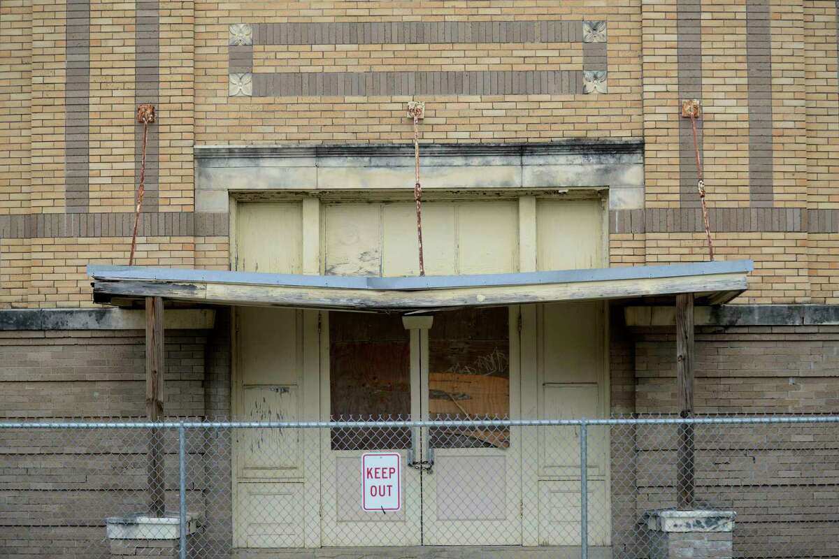 SAISD, city clash over abandoned century-old elementary school building