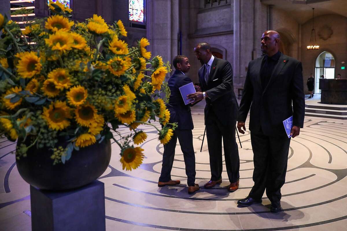 Dwight Clark tribute: 49ers family gathers to celebrate a life