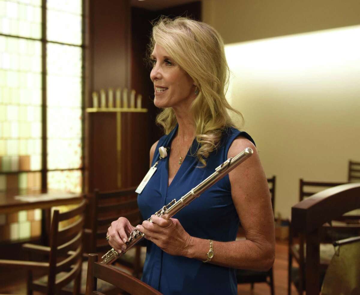 Music therapist offers sounds of healing at Greenwich Hospital