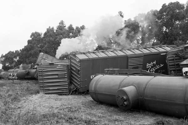 Photos of the great Peninsula train derailment of 1953 rediscovered ...