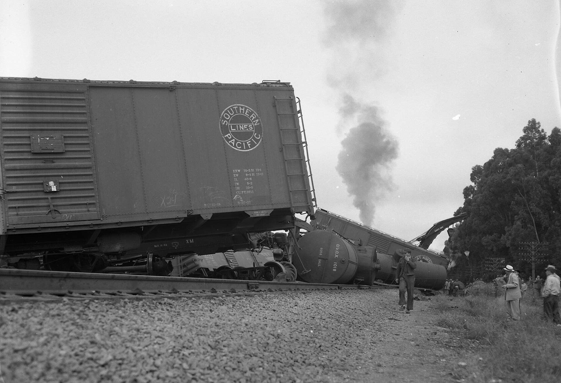 Photos of the great Peninsula train derailment of 1953 rediscovered