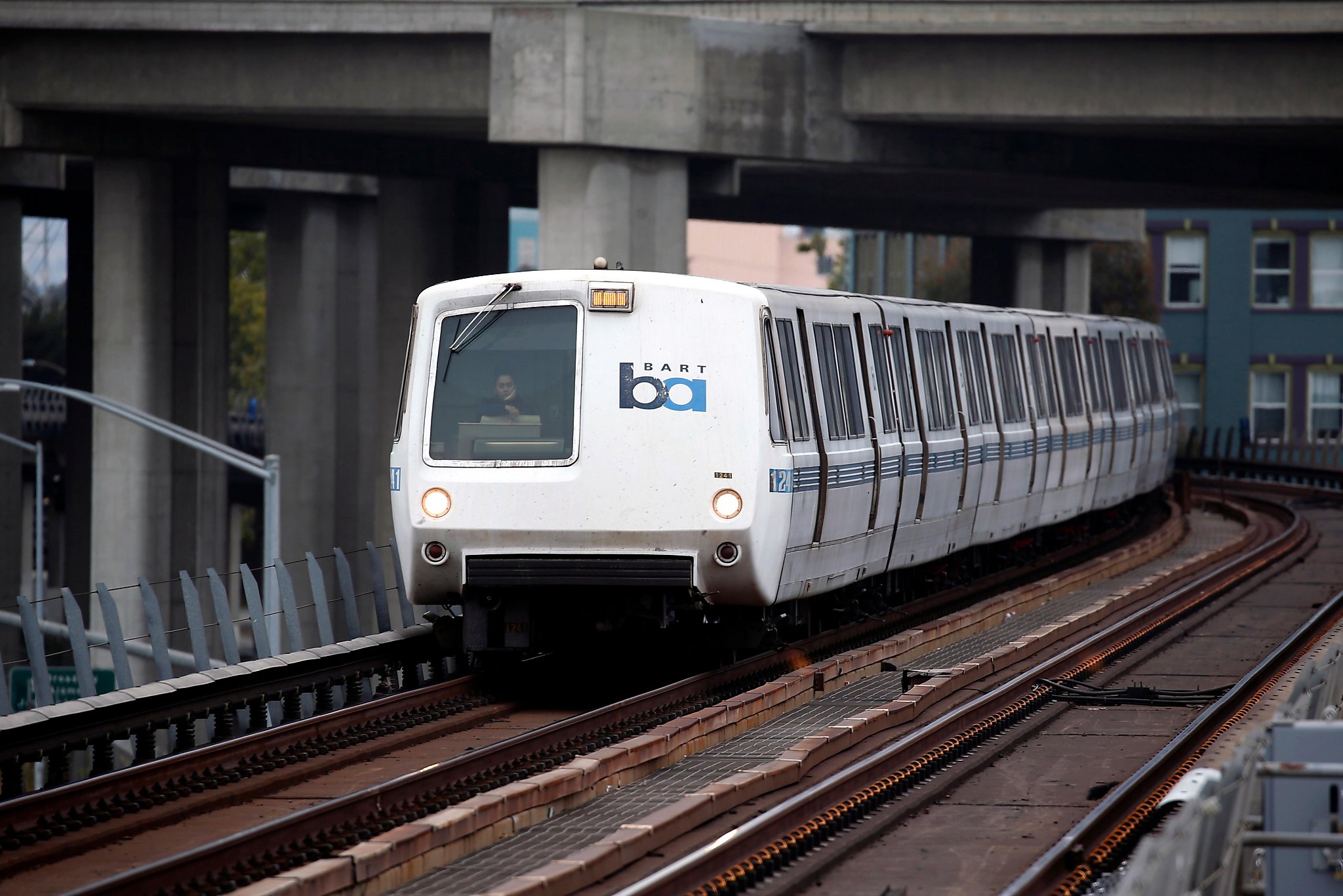 BART work to shut down two stretches of track in Oakland Aug. 4-5