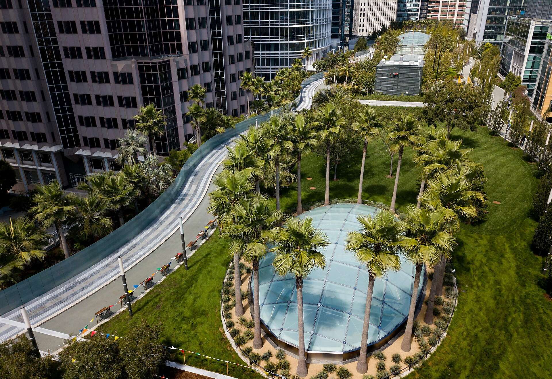 San Francisco’s imposing transit center ready to roll at last