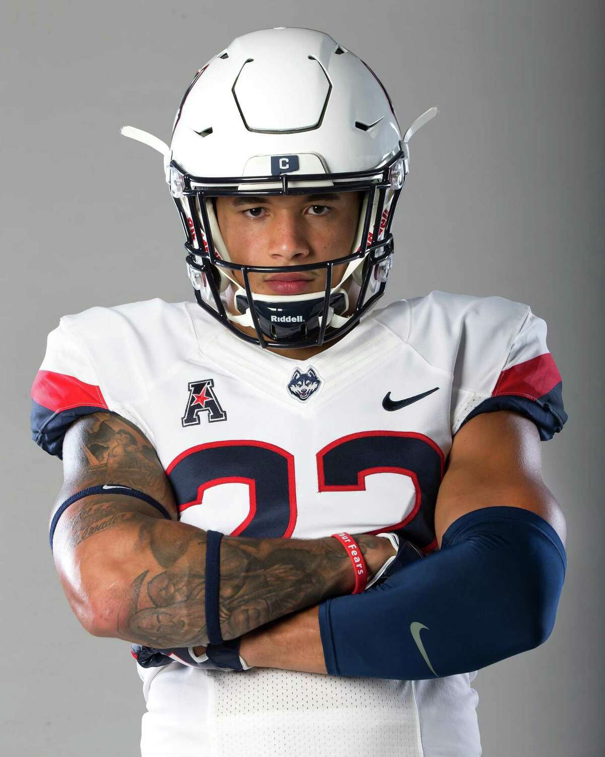 Finally healthy, UConn linebacker Eli Thomas looking to make an impact