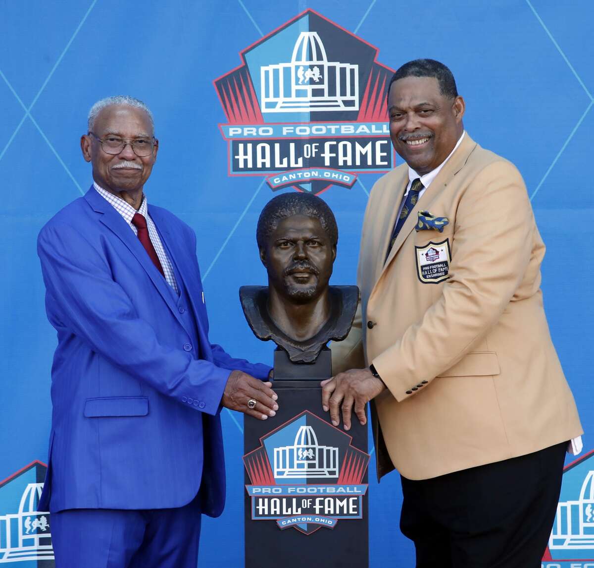 Former Oilers great Robert Brazile inducted into Pro Football Hall of Fame