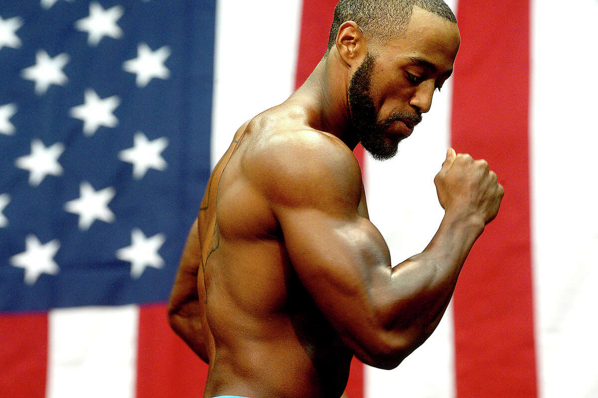 Photos: Bodybuilders show their strengths at Global Championships