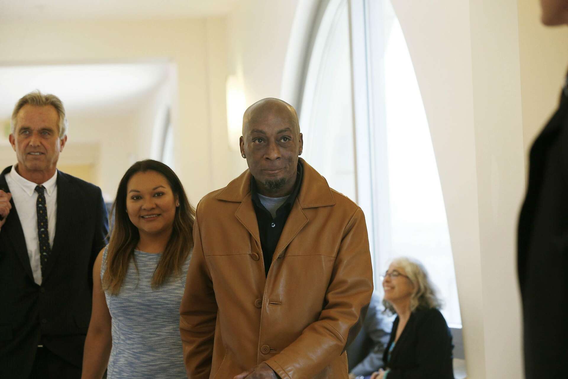 Monsanto case: Bay Area man with cancer awarded $289 million in damages
