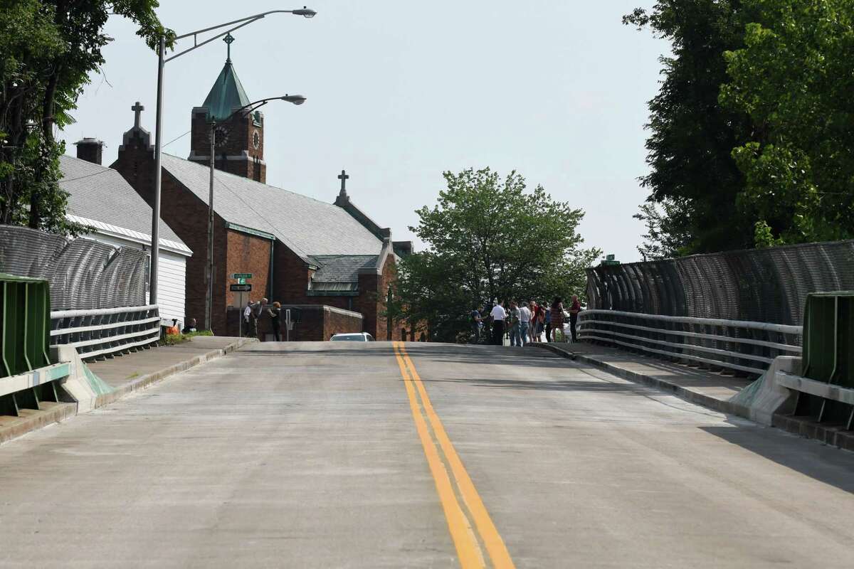Schenectady's Oak Street Bridge reopens