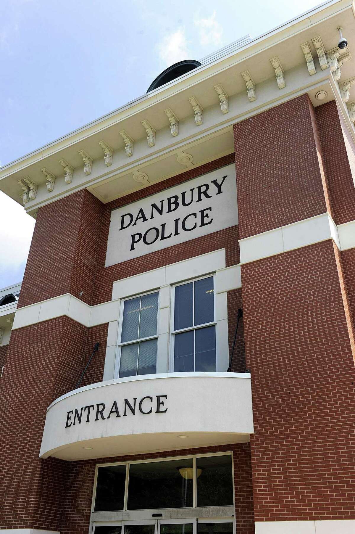 Black, Hispanic cops a minority on Danbury police force