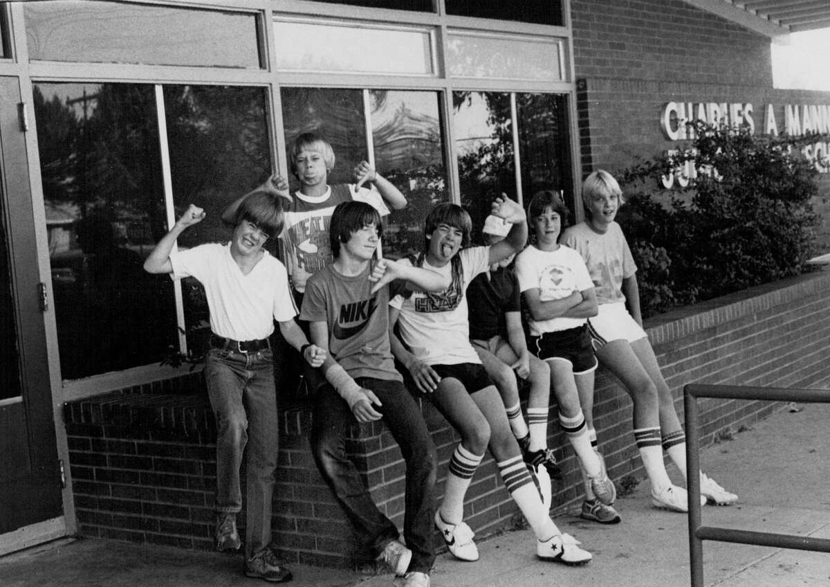 See the old-school fashions on display in vintage back-to-school ...