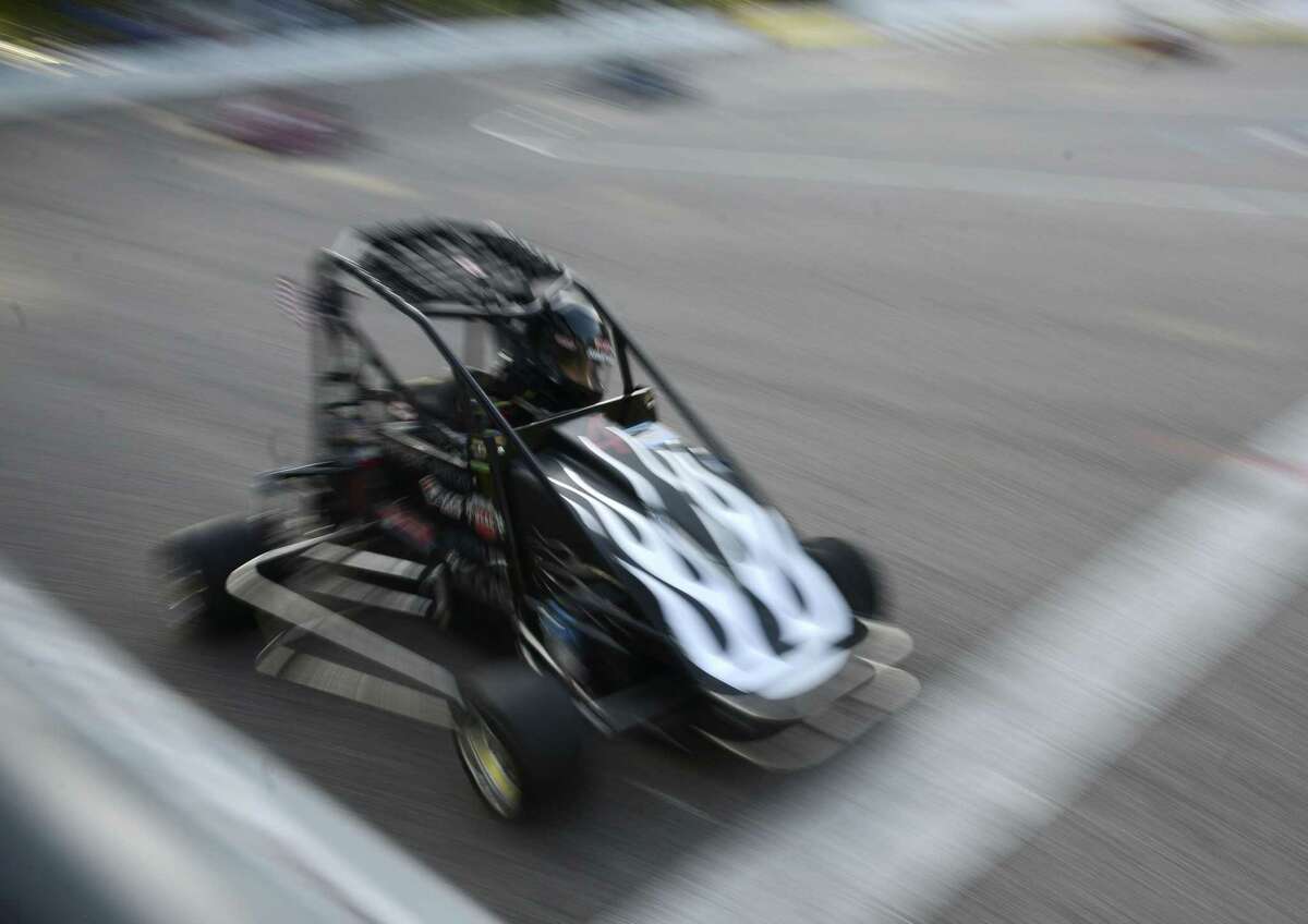 Lone Star Quarter Midget Association racing keeps kids on track.
