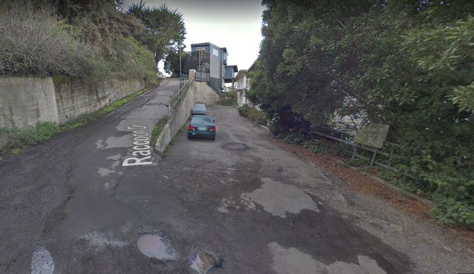 How to navigate wild west intersections in SF that don't have stop signs